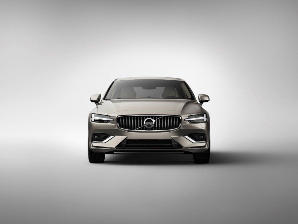 Volvo S60 III Recharge 2.0 T6 (350 Hp) Plug-in Hybrid AWD Geartronic